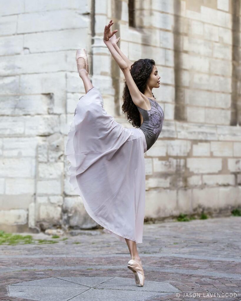 Ines Joseph – bailarina súper flexible – FBClic.com